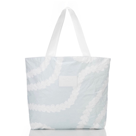 ALOHA Collection | Bags | New Aloha Day Tripper Niihau White Pupu ...